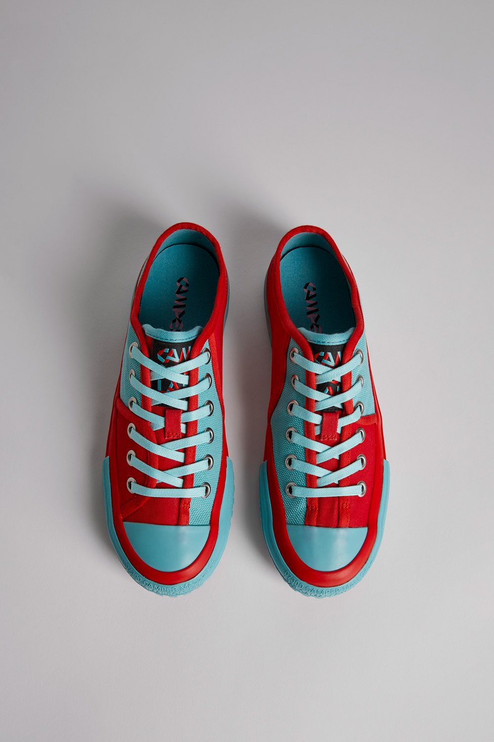 Botins Upright para Mulher – Coleção de Outono/Inverno – Camper Brasil